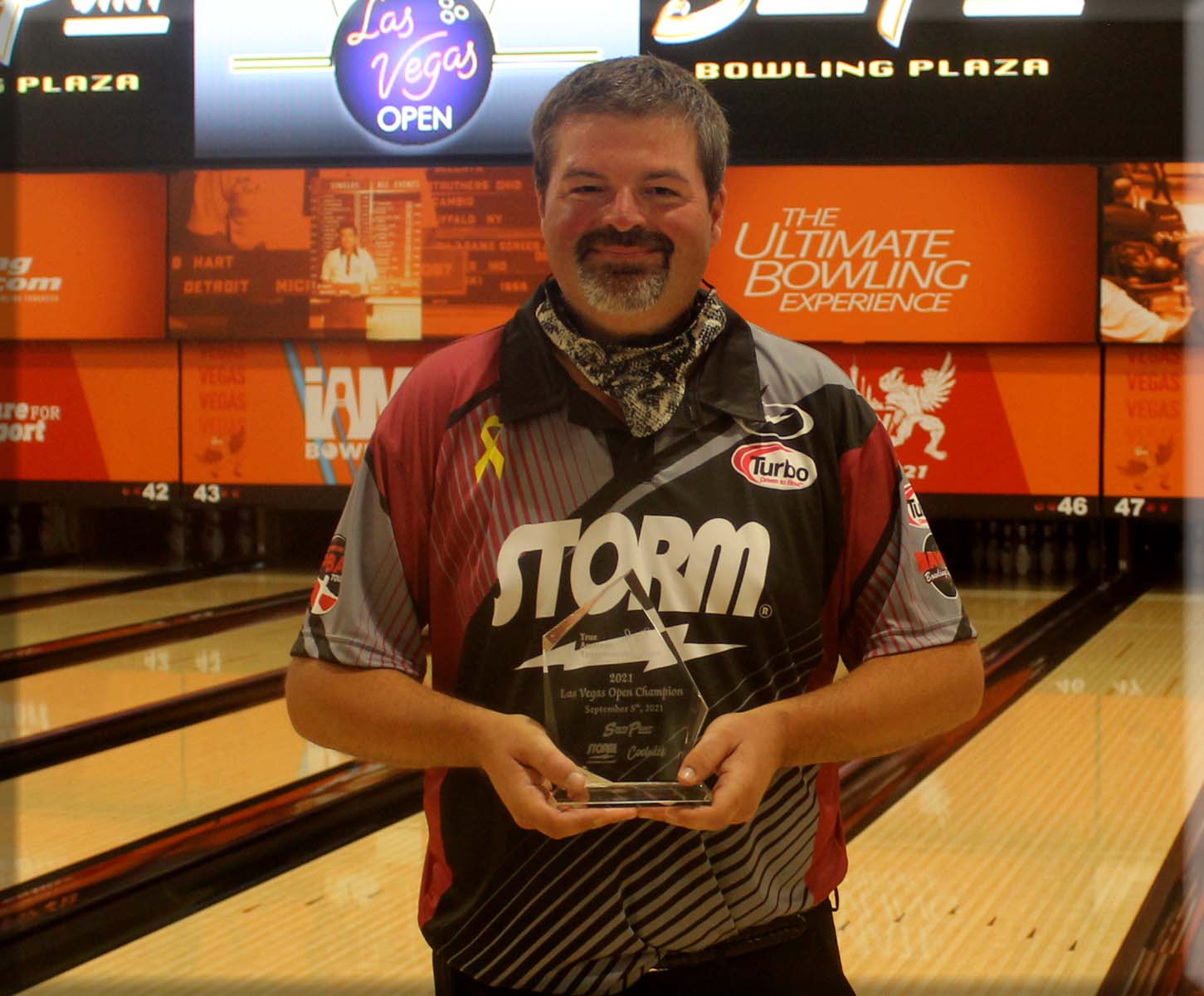 Collections Etc Aztec Southwest Patterned Sofa Cover with Bold Aztec ...